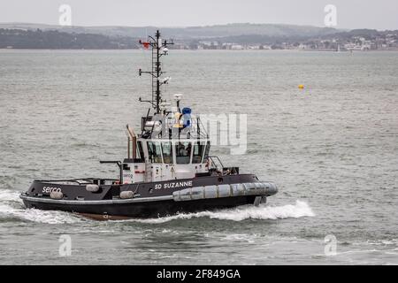Serco Marine Services' tugboat SD Impetus, with the oiler barge SD ...