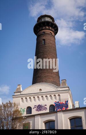 Der Helios-Leuchtturm in Köln Ehrenfeld ist ein weithin sichtbares ...