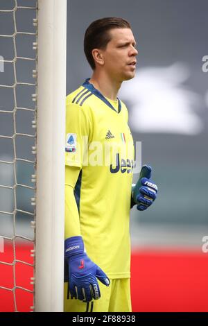 Wojciech Szczesny of Juventus reacts during the UEFA Champions League ...