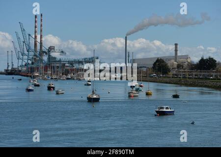 Dublin, Ireland. 10th Apr, 2021. General view of Dublin's Grand Canal ...