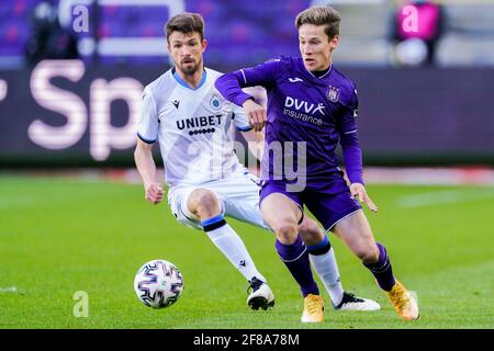 ANDERLECHT, BELGIUM - APRIL 11: Brandon Mechele of Club Brugge, Yari ...