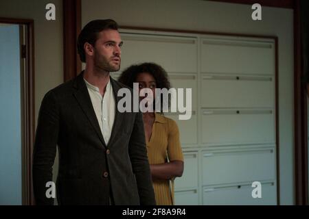 BEHIND HER EYES, from left: Tom Bateman, Eve Hewson, (Season 1, ep. 101 ...