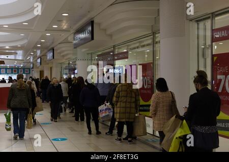 Crowds of people outside the primark store, Westfield shopping centre ...