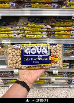 The grocery aisle at a Publix store in Miami, Florida, USA Stock Photo ...