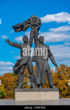 Kiev, Kyiv: People's Friendship Arch (Friendship of Nations Monument ...