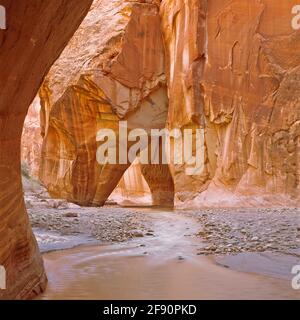 Slide Arch in Paria Canyon, Vermillion Cliffs Wilderness, Southern Utah ...