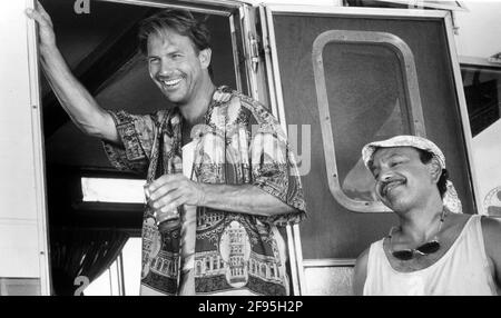 TIN CUP, Kevin Costner, Cheech Marin, 1996 Stock Photo - Alamy