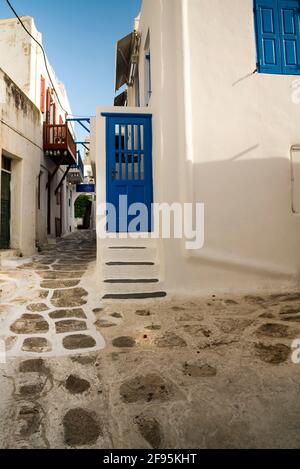 Stone walkways on the Greek Island of Mykonos Stock Photo - Alamy