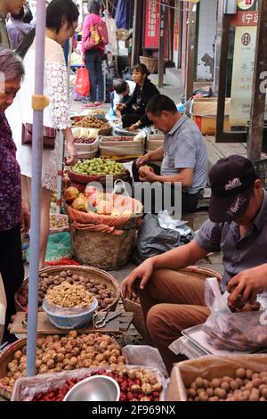 Vegetable stall, Suzhou market Stock Photo - Alamy