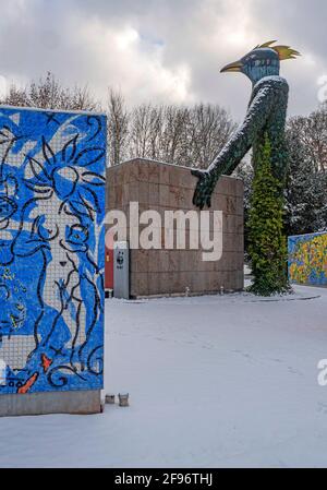 The earth spirit of Andre Heller, art exhibition in the Abbey Park ...