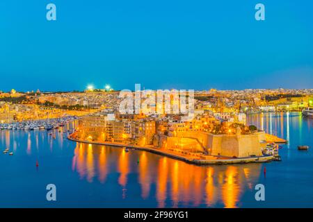Malta, Senglea, Coastal city at night Stock Photo - Alamy