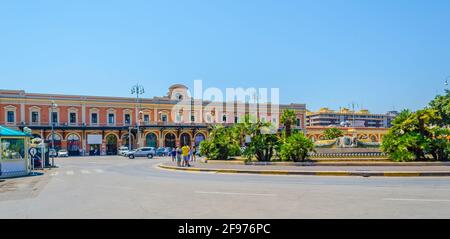 Train station in Bari, Italy Stock Photo - Alamy