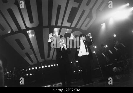 WIRED (1989) MICHAEL CHIKLIS, GARY GROOMES WRD1 010 Stock Photo - Alamy