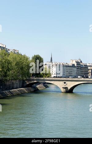 The Pont Louis-Philippe, a bridge across the River Seine in Paris Stock ...