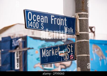 Ocean Front street sign in Venice Beach Los Angeles Stock Photo - Alamy