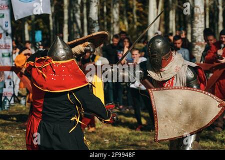 medieval knight training for battle in a fort Stock Photo - Alamy