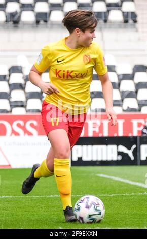Alexandra Emmerling (17 Sv Meppen) during the Frauen Bundesliga game ...