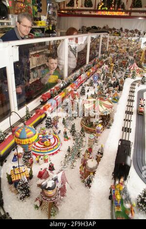 Christmas window display train Santa Claus Stock Photo - Alamy