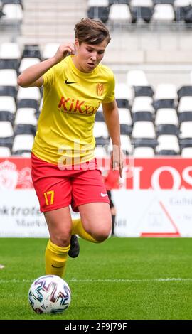 Alexandra Emmerling (17 Sv Meppen) during the Frauen Bundesliga game ...