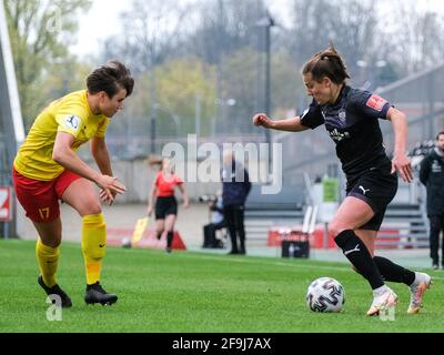 Alexandra Emmerling (17 Sv Meppen) during the Frauen Bundesliga game ...