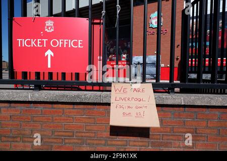 A FSG Out banner outside of Anfield Stadium, Liverpool protesting ...