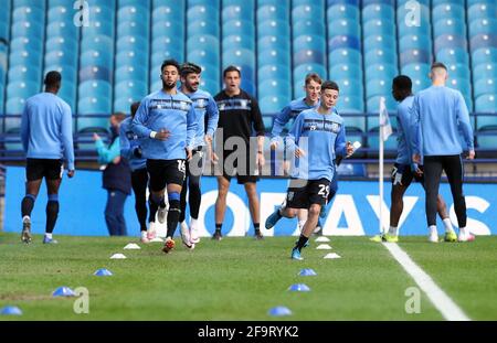 Sheffield Wednesday players warm-up before kick-off Stock Photo - Alamy