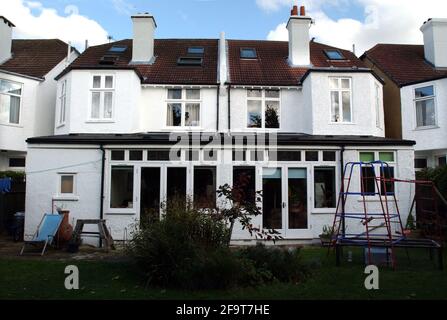 LUCY NEAL'S TWO HOUSES INTO ONE. 19/10/05 TOM PILSTON Stock Photo - Alamy