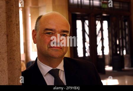 NICHOLAS CENYON AT THE BBC. 11/7/02 PILSTON Stock Photo - Alamy