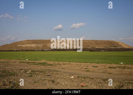 Vidra landfill garbage dump near Bucharest Stock Photo - Alamy