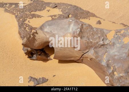 Original site in the Western desert of the 'Calendar Circle' Nabta ...