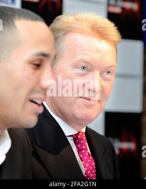 FRANK WARREN WITH OLYMPIC CHAMPION JAMES DEGALE. . 2/12/2008. PICTURE ...