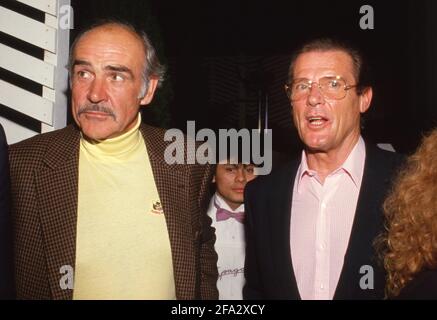 Roger Moore Sean Connery Sean Connery Bedroefd Om Dood Roger Moore