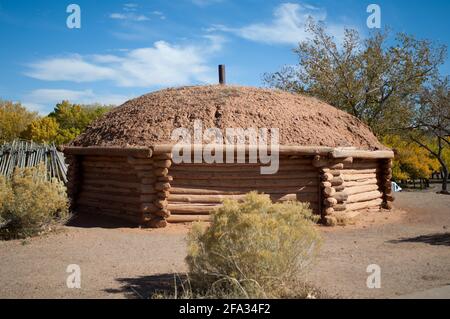 A traditional Navajo hogan at the Canyon de Chelly Visitor Centre ...