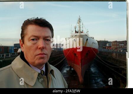 Alan Johnson MP backed the families of the crew members of sunken ...