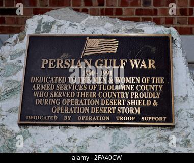 Veteran's War Memorial in front of a county courthouse Stock Photo - Alamy