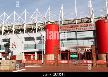 STATUE & RIVERSIDE STADIUM MIDDLESBROUGH FOOTBALL CLUB FC RIVERSIDE ...