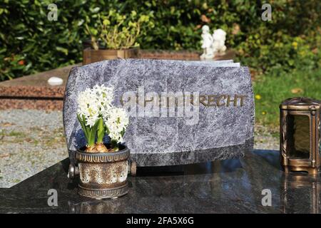 Symbol image: Gravestone with the german inscription Digitales Erbe ...