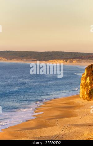 Deserted beach at Praia das Bicas, Aldeia do Meco, close to Sesimbra in ...