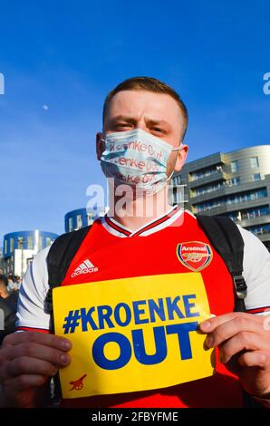 Arsenal fans stage protest against Kroenke outside stadium 23.04.21 ...