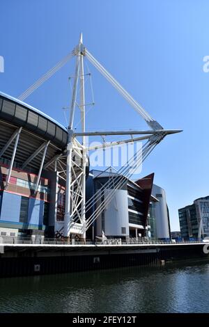 View across the river Taff, Cardiff Bay, Cardiff, Wales Stock Photo - Alamy
