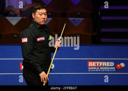 Sheffield, Britain. 24th Apr, 2021. China's Yan Bingtao competes during ...