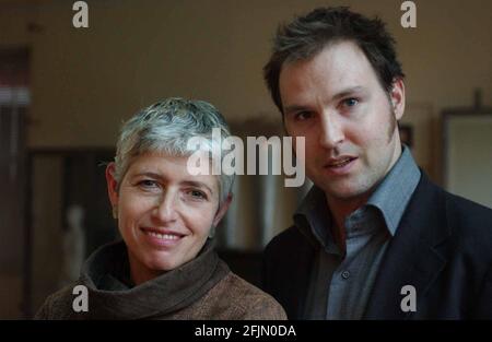GABRIELLE RIFKIND AND PAUL HILDER.23/2/04 PILSTON Stock Photo - Alamy