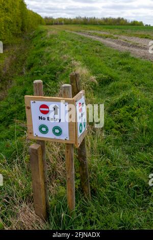 no entry sign permissive footpath Stock Photo - Alamy