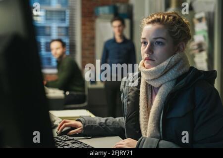THE ASSISTANT (2019) JULIA GARNER KITTY GREEN (DIR) BLEECKER STREET ...
