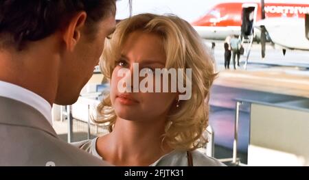 USA. Ashley Judd and Matthew McConaughey in a scene from (C)Warner Bros ...