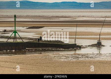The river Alt flows into the river Mersey estuary at Hightown Stock ...