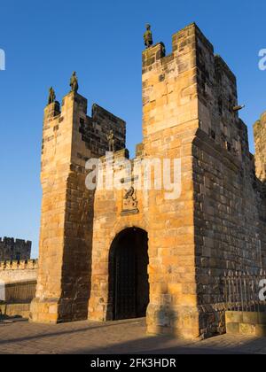 Exterior of Alnwick castle barbican gate, Alnwick, Northumberland. The ...