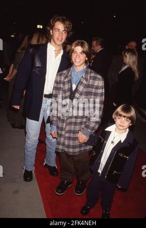MRS DOUBTFIRE (1993) MATTHEW LAWRENCE, LISA JAKUB, ROBIN WILLIAMS, MARA ...