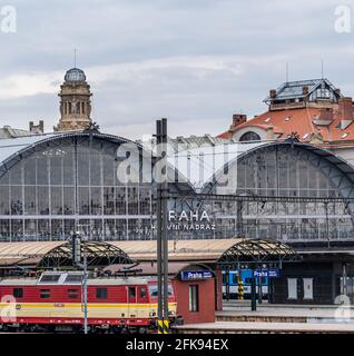 Prague Main Railway Station (Praha hlavni nadrazi), the busiest railway ...