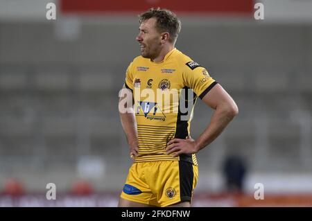 Michael Shenton (4) of Castleford Tigers during the warm up Stock Photo ...